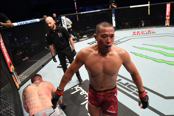 Jun Yong Park sets middleweight record battering John Phillips