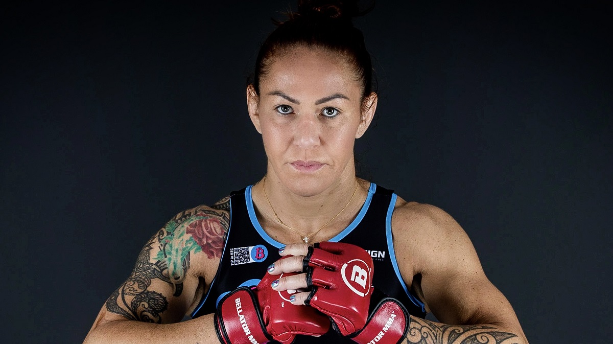 Cris Cyborg says Amanda Nunes “quit” against Julianna Pena at UFC 269