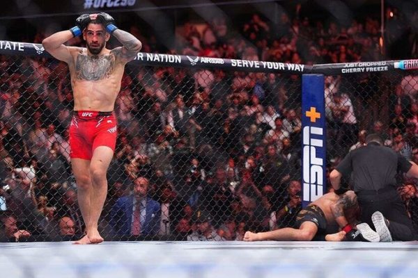 Ilia Topuria KO’s Alexander Volkanovski to claim featherweight ...